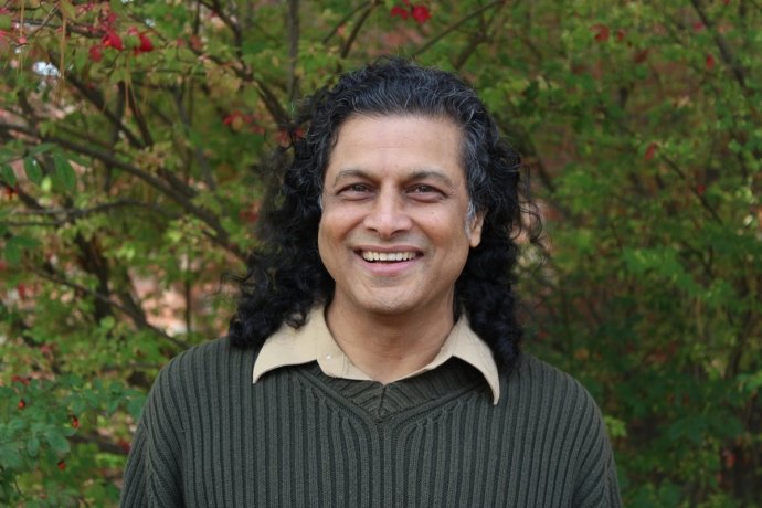 Ajay J. Sinha | Mount Holyoke College